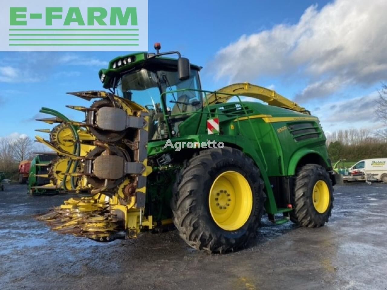 John Deere 8500 krmni kombajn