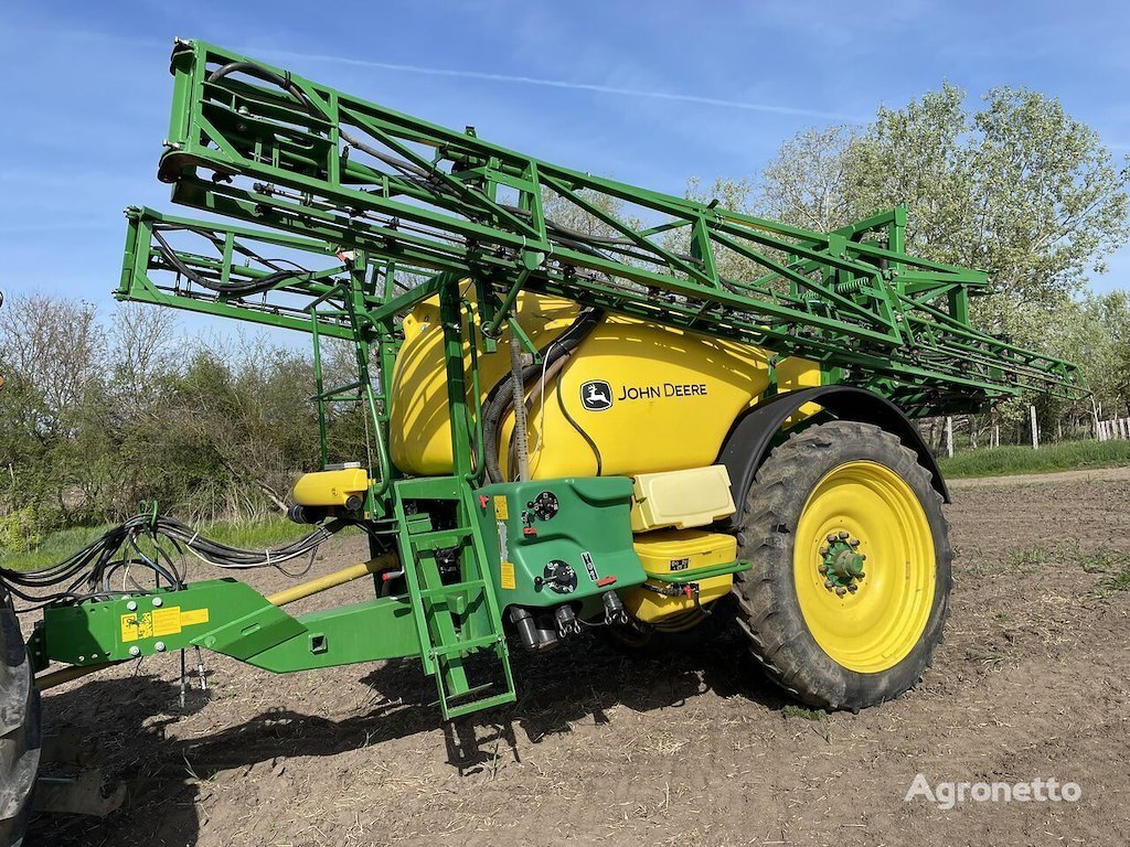 John Deere M740 vučena prskalica