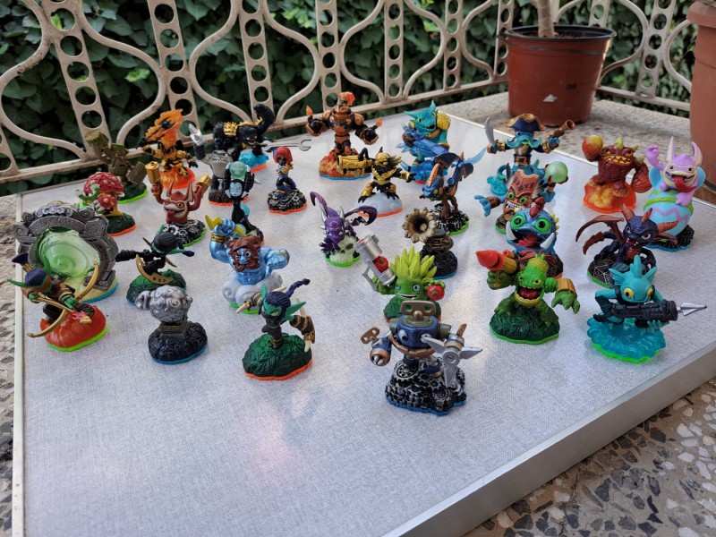 Skylanders figurice 30 komada po jednoj ceni