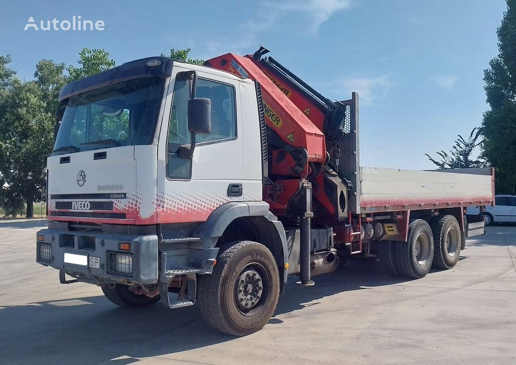 IVECO 350 6×4 PALFINGER PK 44002 + JIB kamion s ravnom platformom