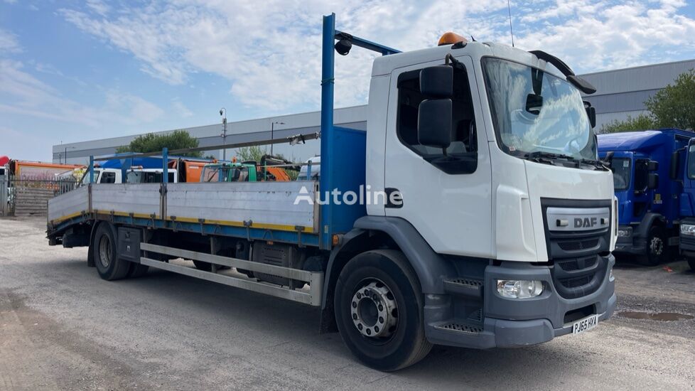 Prodaje se DAF LF 220 EURO 6 kamion platforme na aukciji