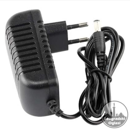 Strujni adapter 12 V / 2A .