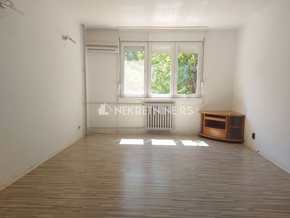 Zemun - Meandri - Zagorska, 2,5 s, 71 m2, plus terasa 9 m2