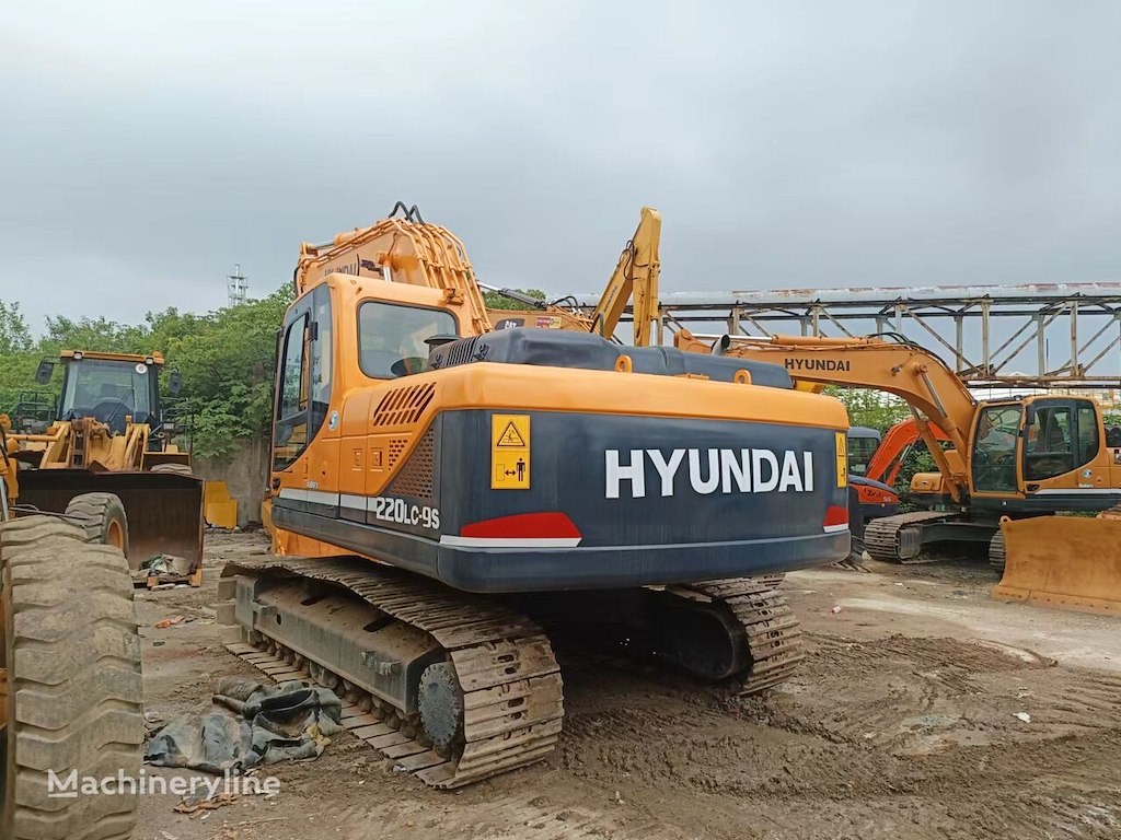 Hyundai R220LC-9S bager guseničar