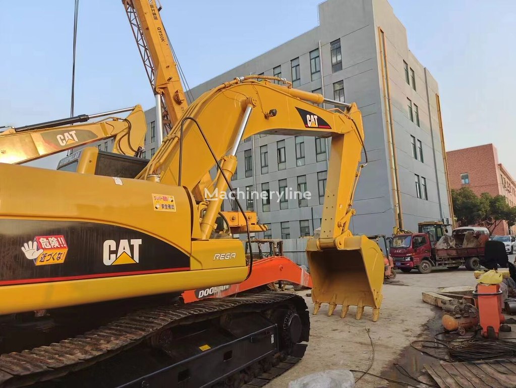 Caterpillar 330CL bager guseničar