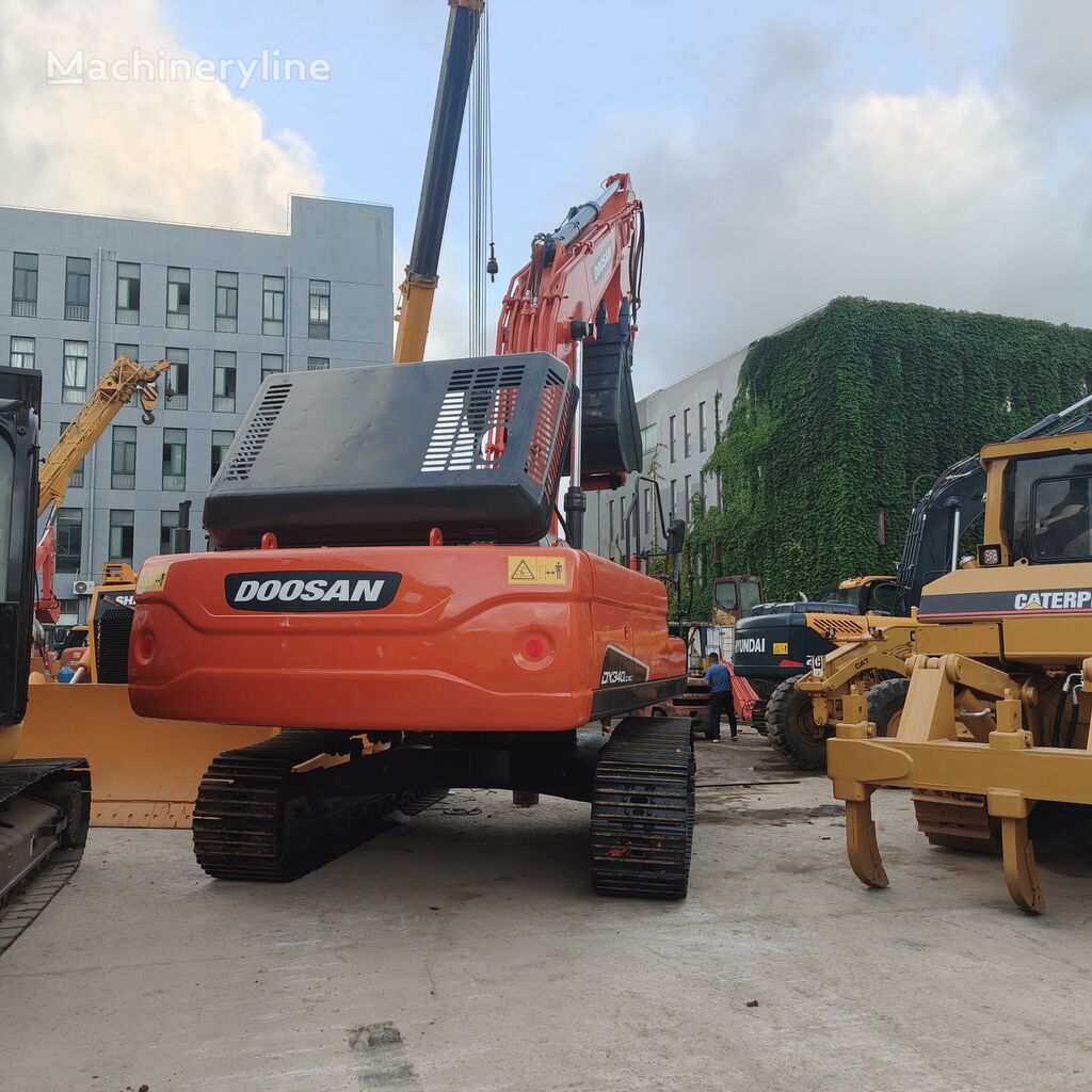 Doosan DX340 bager guseničar