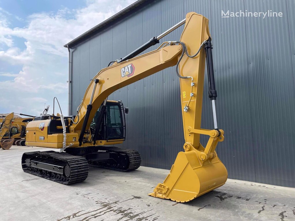 Novi Caterpillar 323D3 bager guseničar