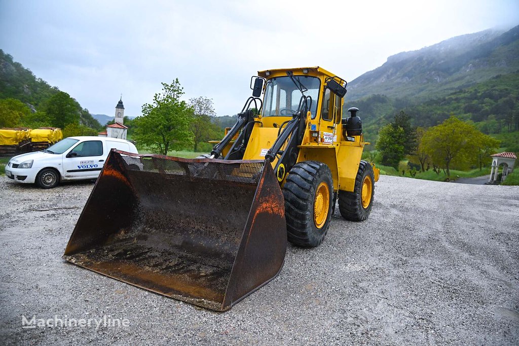 Volvo BM4300B prednji utovarivač