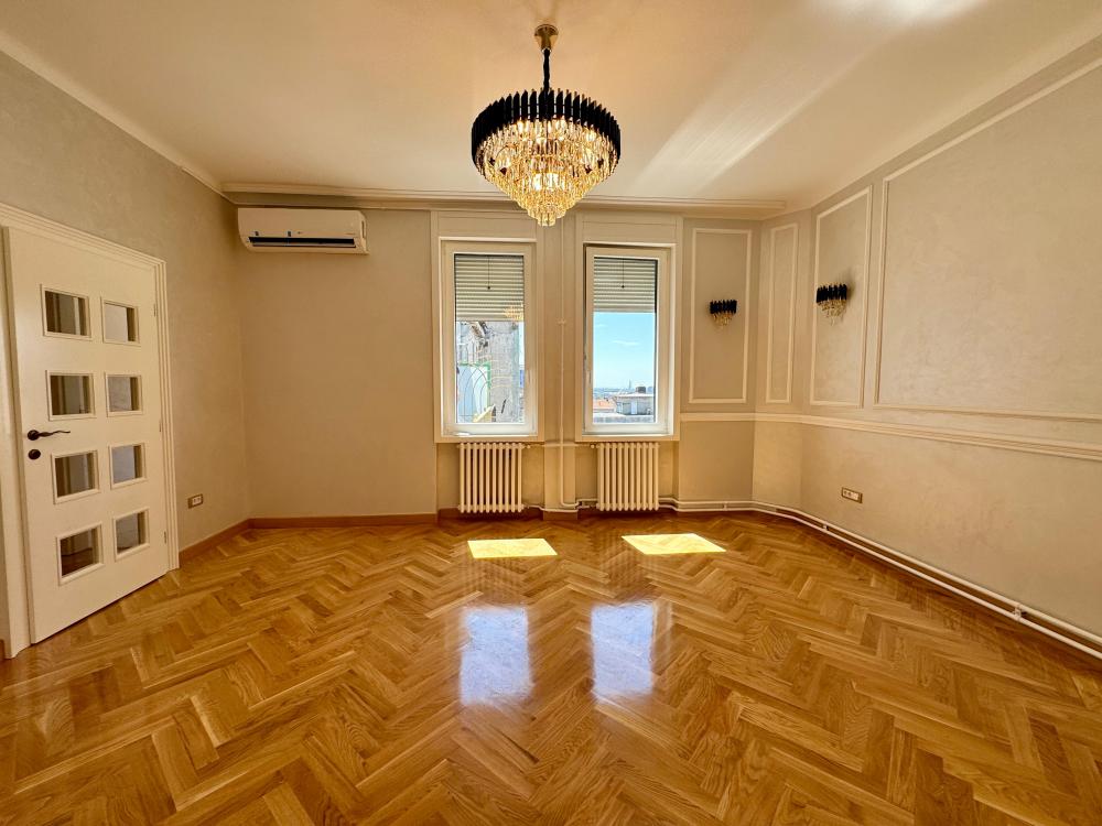 Salonac u samom centru grada ID#1605 2.500 €