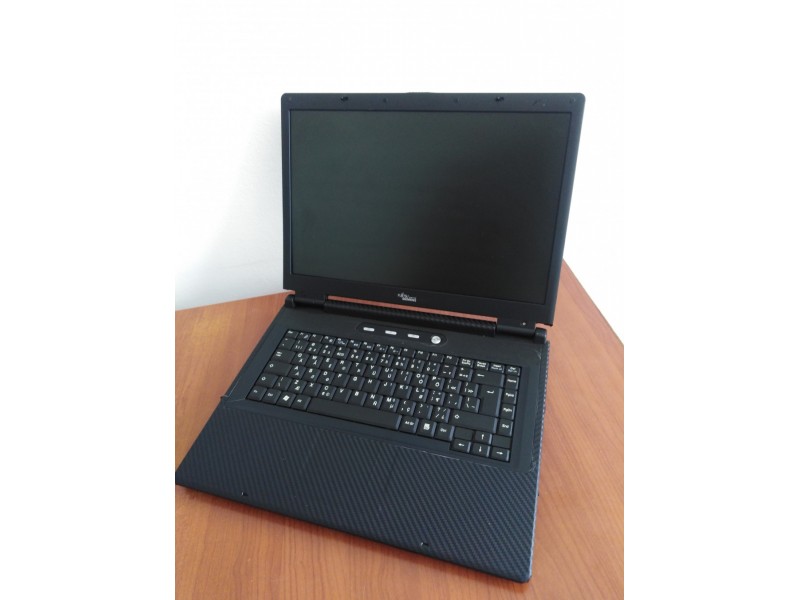 Laptop fujicu simens amilo a 1640 za delove