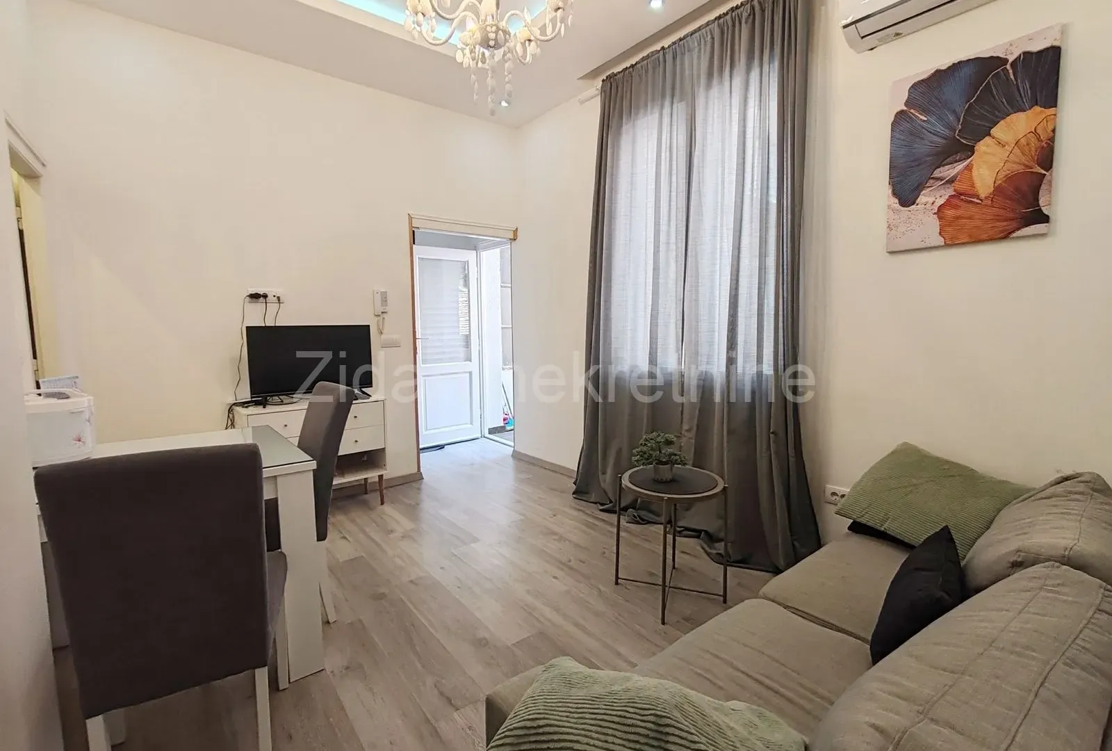 Izdavanje, dvosoban stan, 51m2, Centar, Beograd