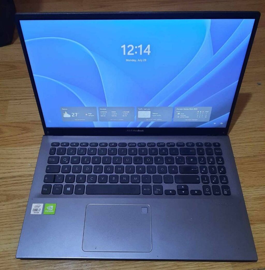 250e Asus Vivobook i7 10510 8gb RAM (4 na ploci, 4 na slotu) 256gb