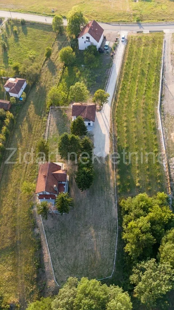 Prodaja, kuća, 370m2, Donja Šatornja, Topola