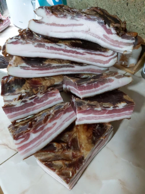 Slanina kobasica kulen suvo meso - domaci suhomesnati proizvodi