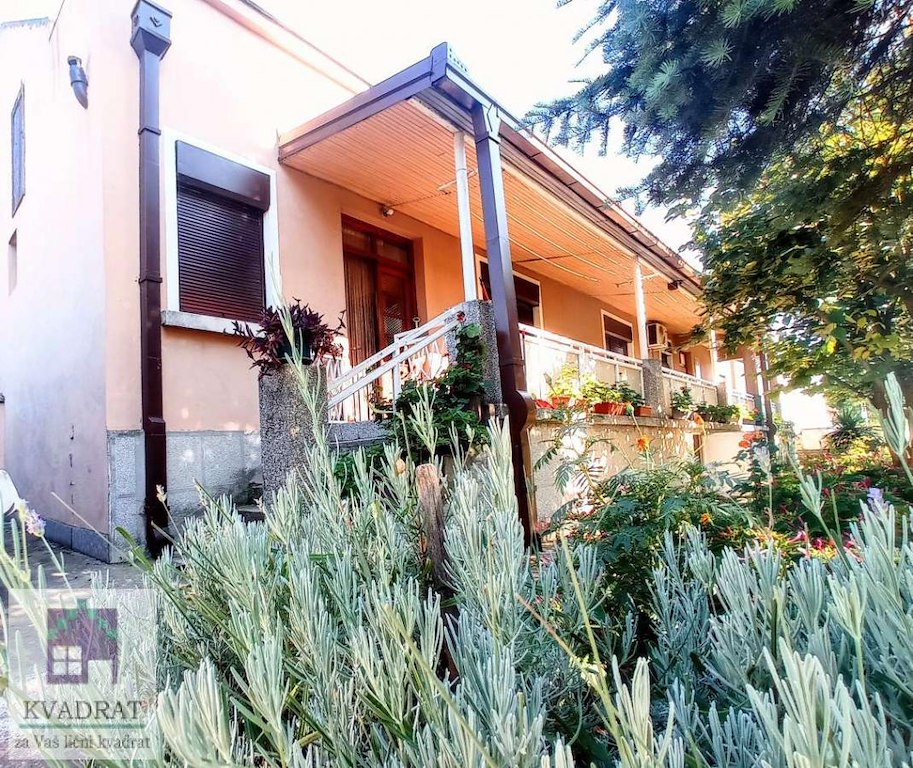 Kuća 148m2, 4 ari, Obrenovac - 136000€