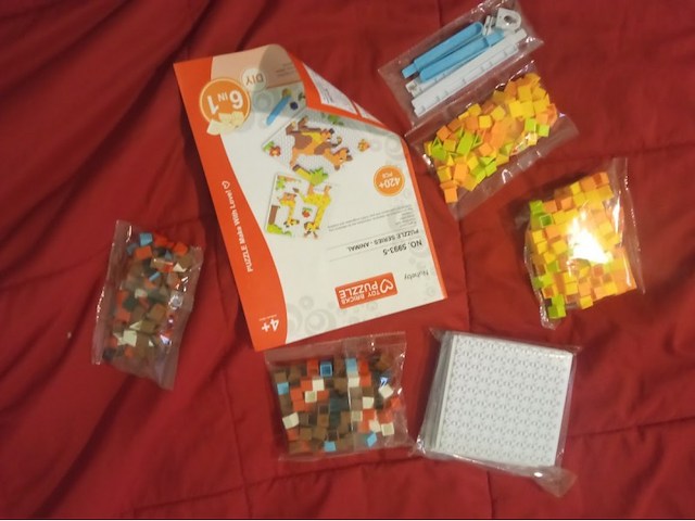 TOY BRICKS PUZZLE