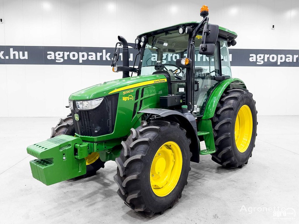 Novi John Deere 5090M traktor točkaš