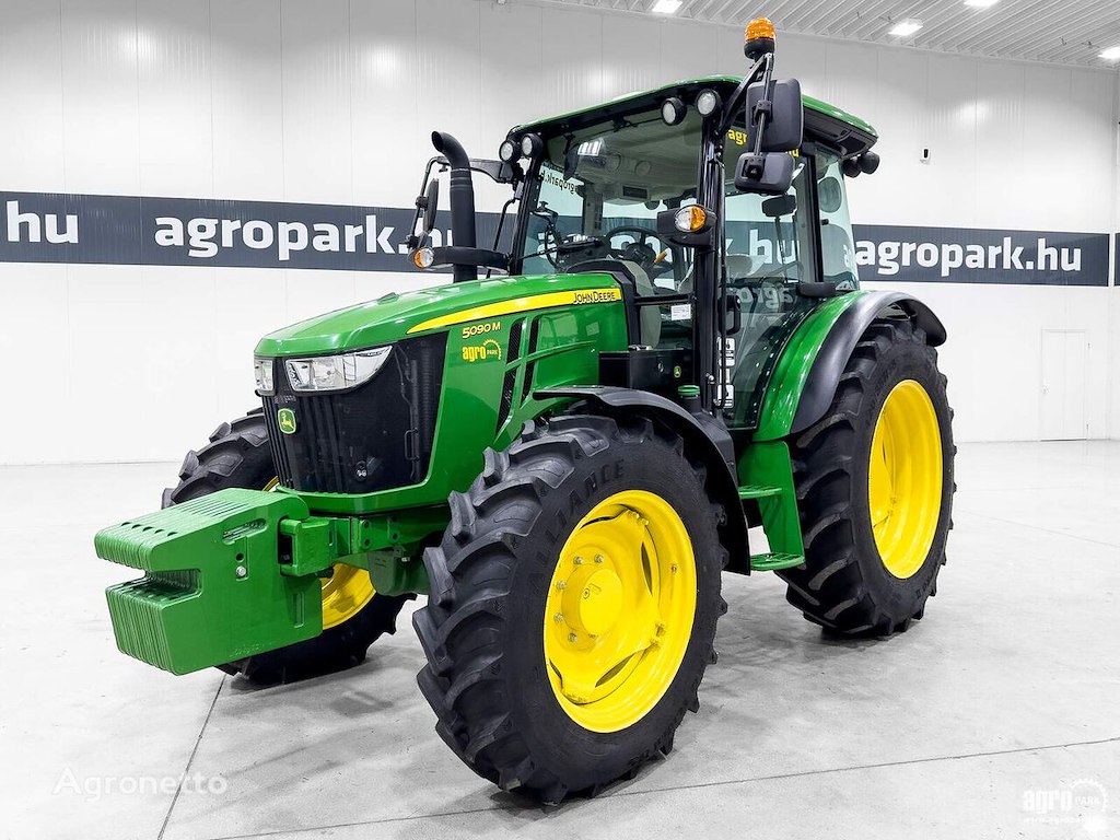 Novi John Deere 5090M traktor točkaš