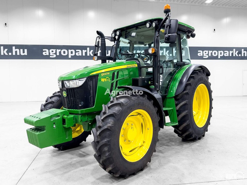 Novi John Deere 5100M traktor točkaš