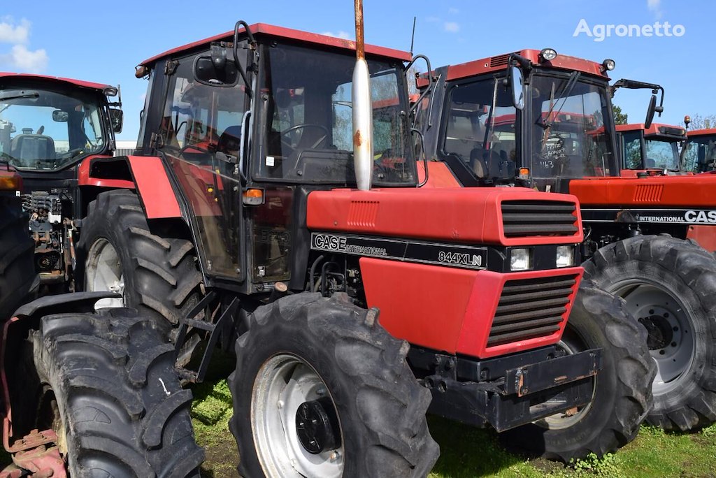 Case IH 844 XL traktor točkaš