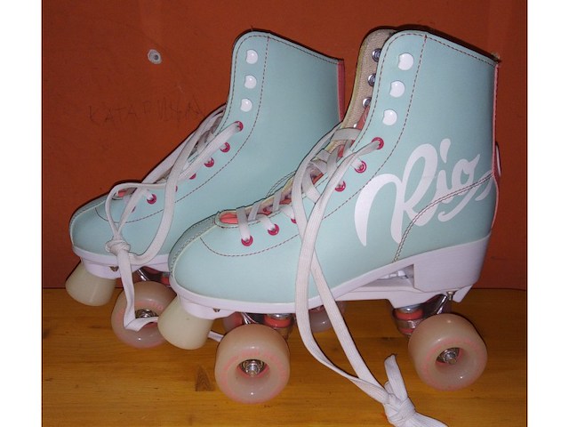 rolšue Rio roller br. 42 kao nove