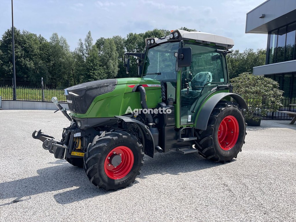 Fendt 211F Power vinogradarski traktor