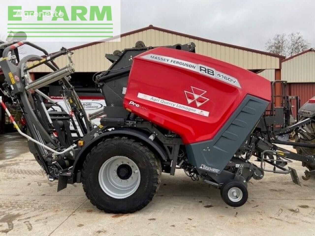 Massey Ferguson protec 4160 v balirka za četvrtaste bale