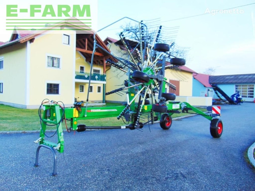 Fendt former 1452 trakasti formirač otkosa