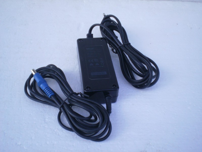 Punjač za laptop 15V 3.6A, 16V 3.6A, 19.5V 3.6A