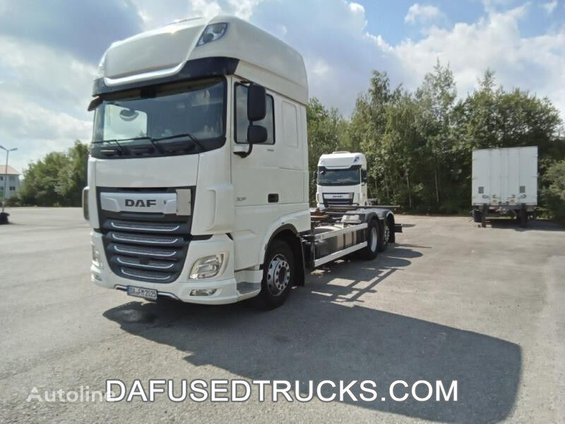 DAF XF 480 FAR vozilo za prevoz kontejnera