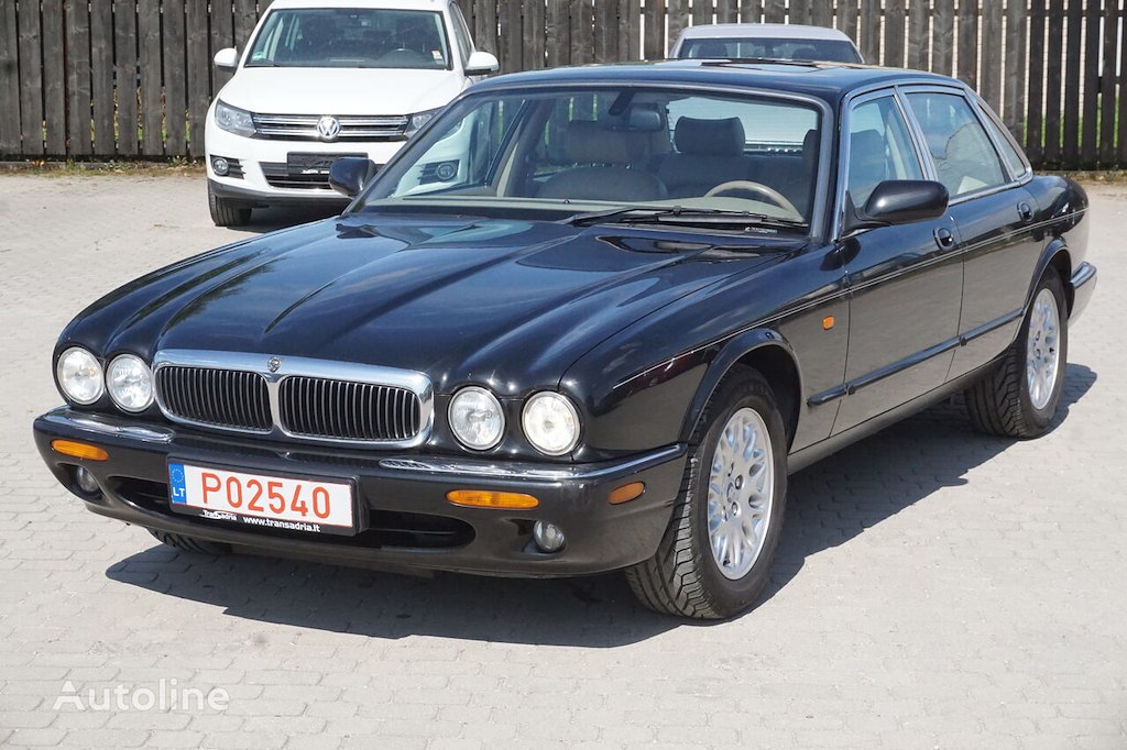 Jaguar XJ sedan