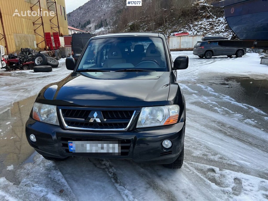 Mitsubishi Pajero car terenac