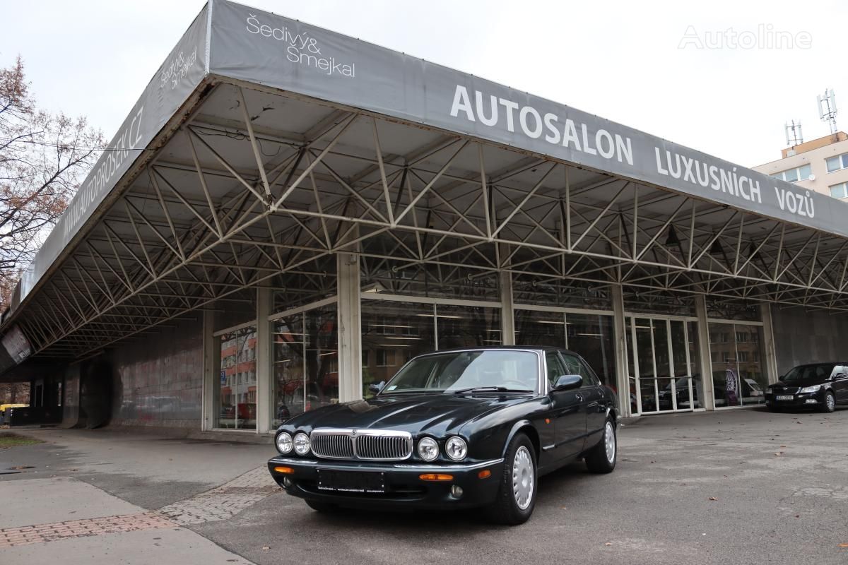 Jaguar XJ sedan