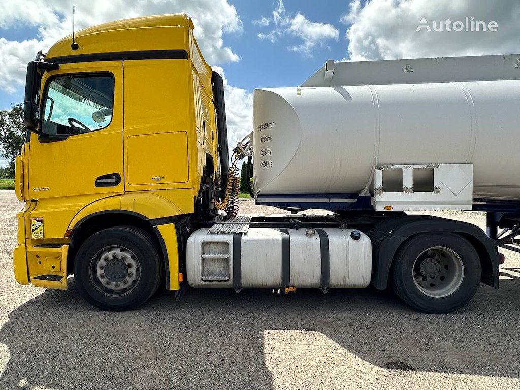 Mercedes-Benz Actros 1845 v Lizynh tegljač