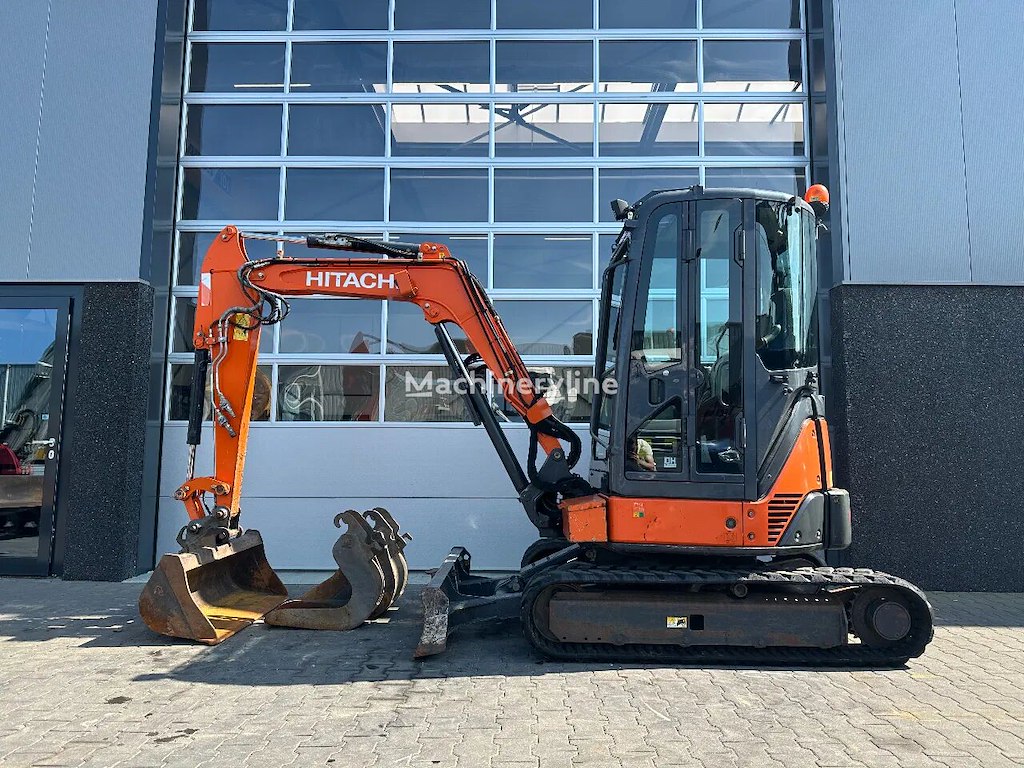 Hitachi ZX33U-3 CLR mini bager