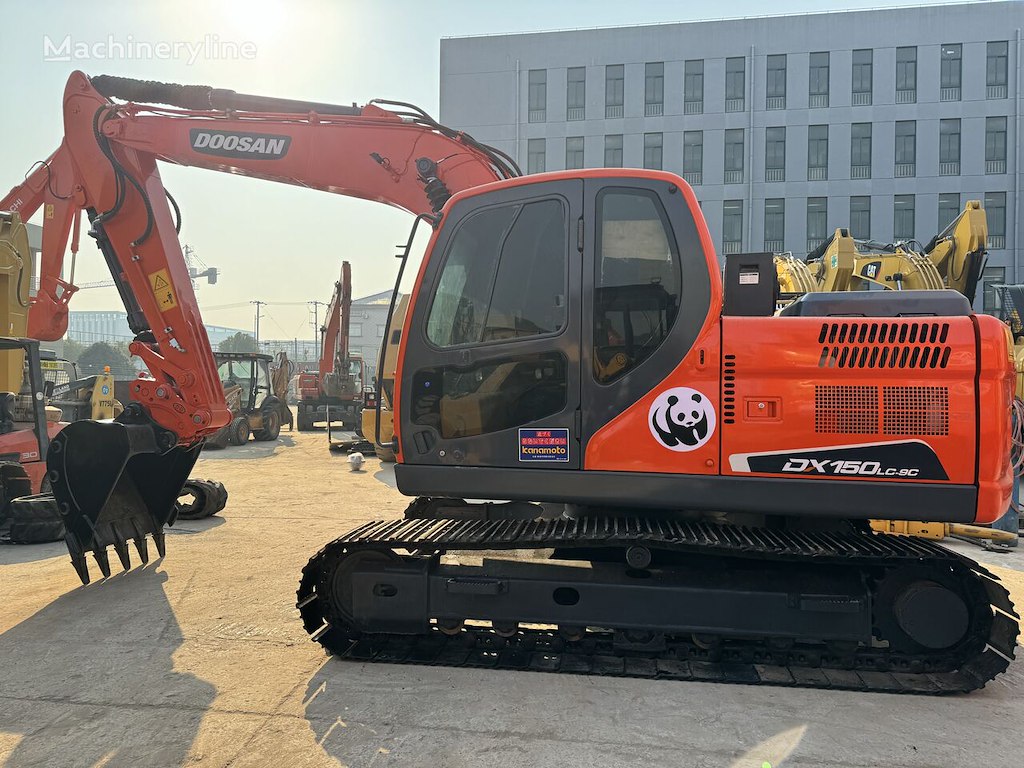 Doosan DX150 bager guseničar