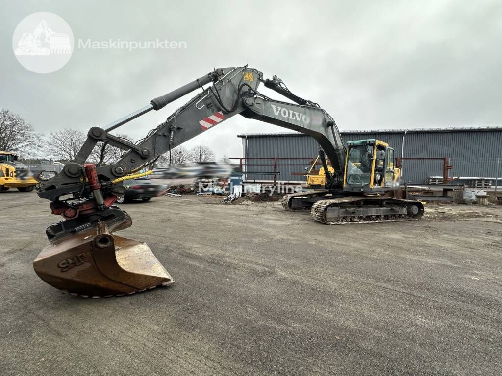 Volvo EC 240 B LC bager guseničar