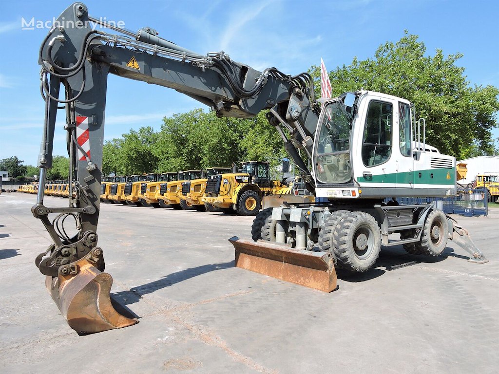 Liebherr A900C bager točkaš