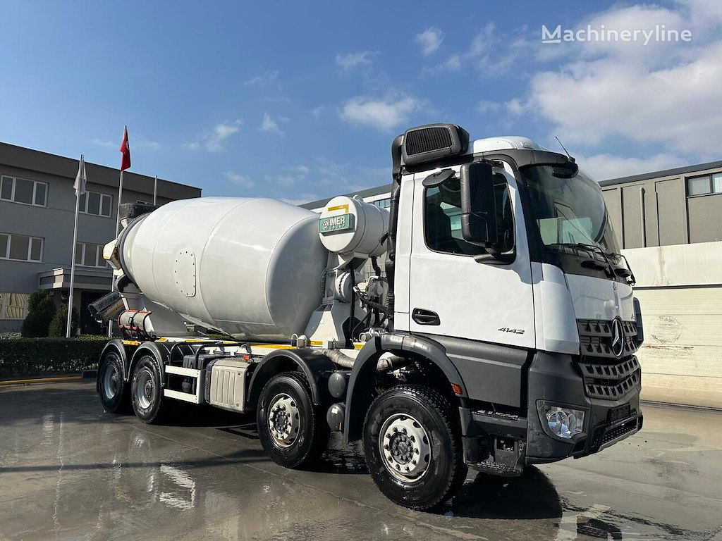 IMER Group na šasiji Mercedes-Benz AROCS 4142 kamion s mešalicom za beton