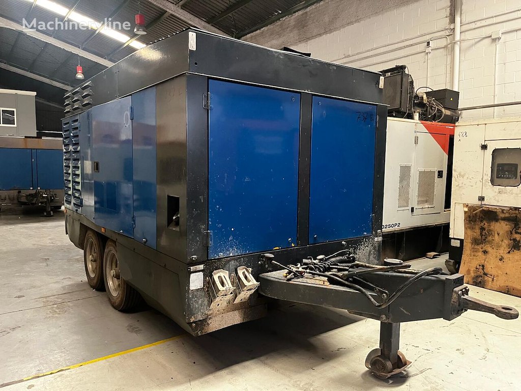 Atlas Copco XRVS 466 mobilni kompresor