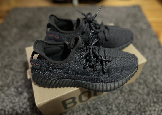 SNIŽENE NA 5000 rsd Adidas Yeezy patike