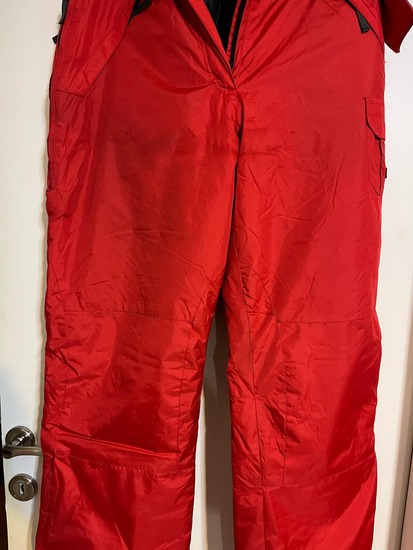 Crvene ski pantalone