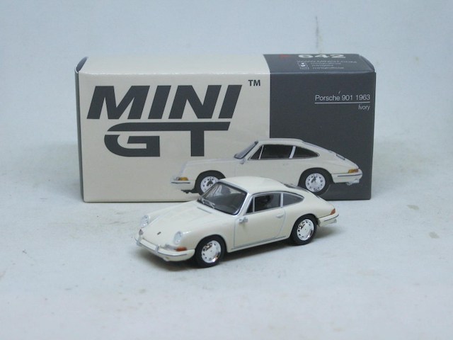 1:64 mini GT porsche 901