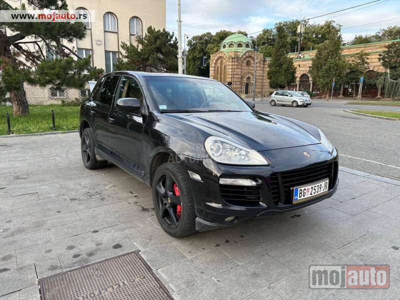 Porsche Cayenne TURBO