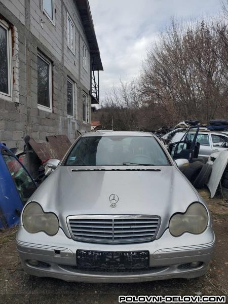 Mercedes C 220 Kompletan Auto U Delovima