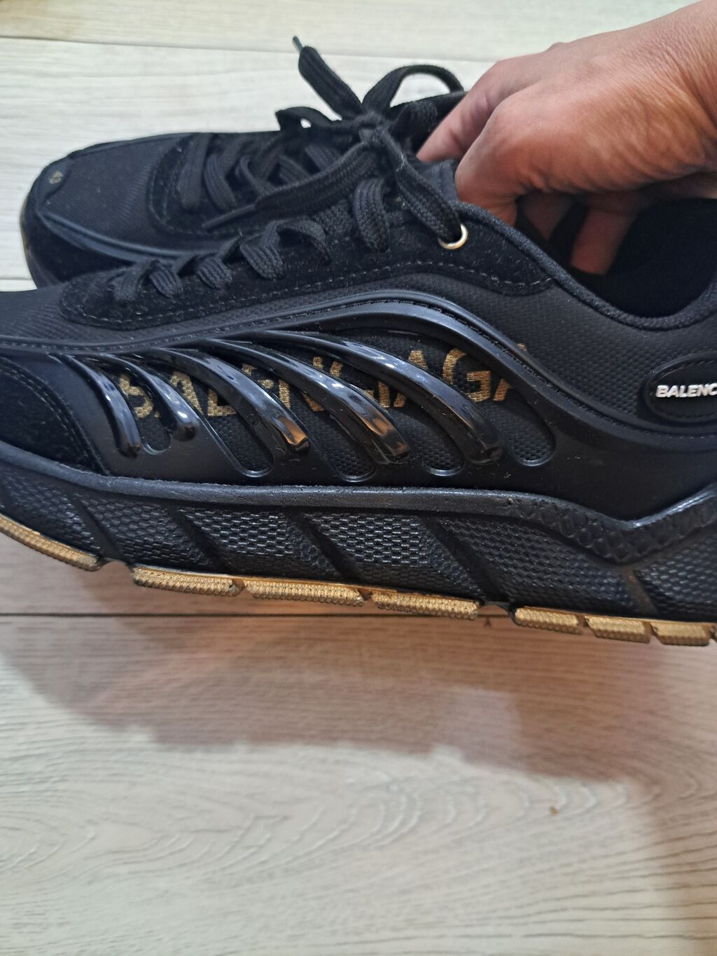 Balenciaga patike muške43 broj samo jednom obučene