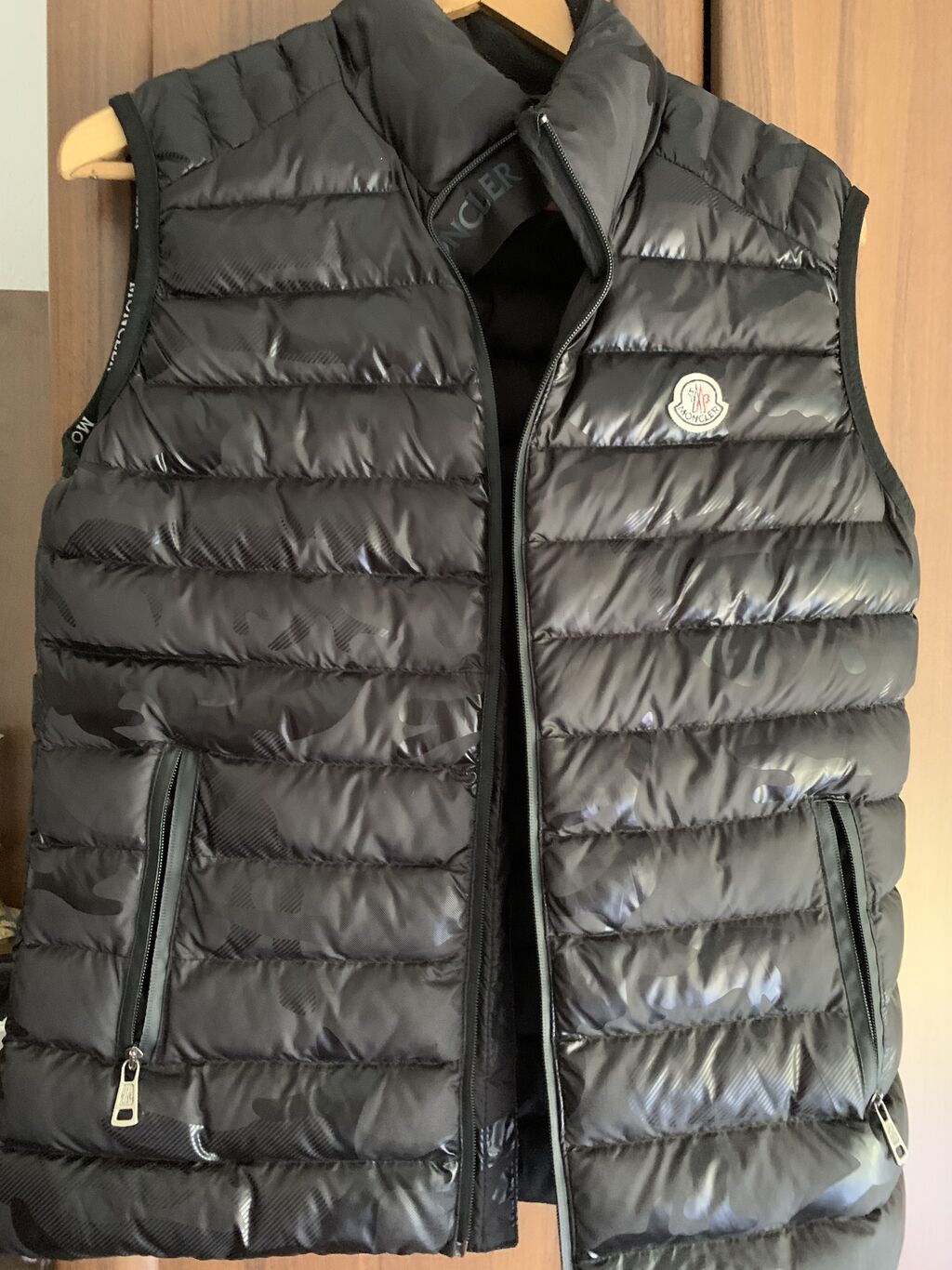 Moncler, S (EU 36), bоја - Crna