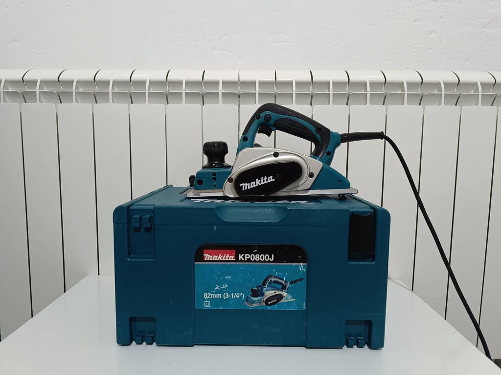 MAKITA KP0800 rende abrihter u odlicnom je stanju, radi bez greske