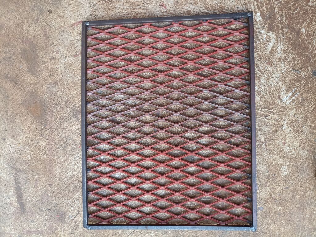 Metalna rešetka sa ramom,ram puna šipka 10 mm x 10 mm, dimenzije 445