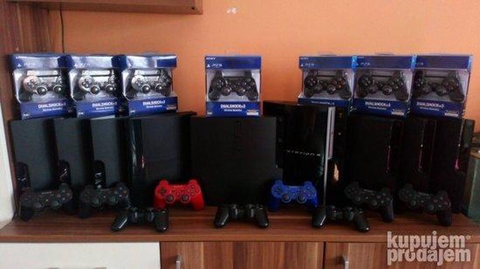 Prodajem Sony Playstation 3 cipovane i modovane konzole, cene se kreću